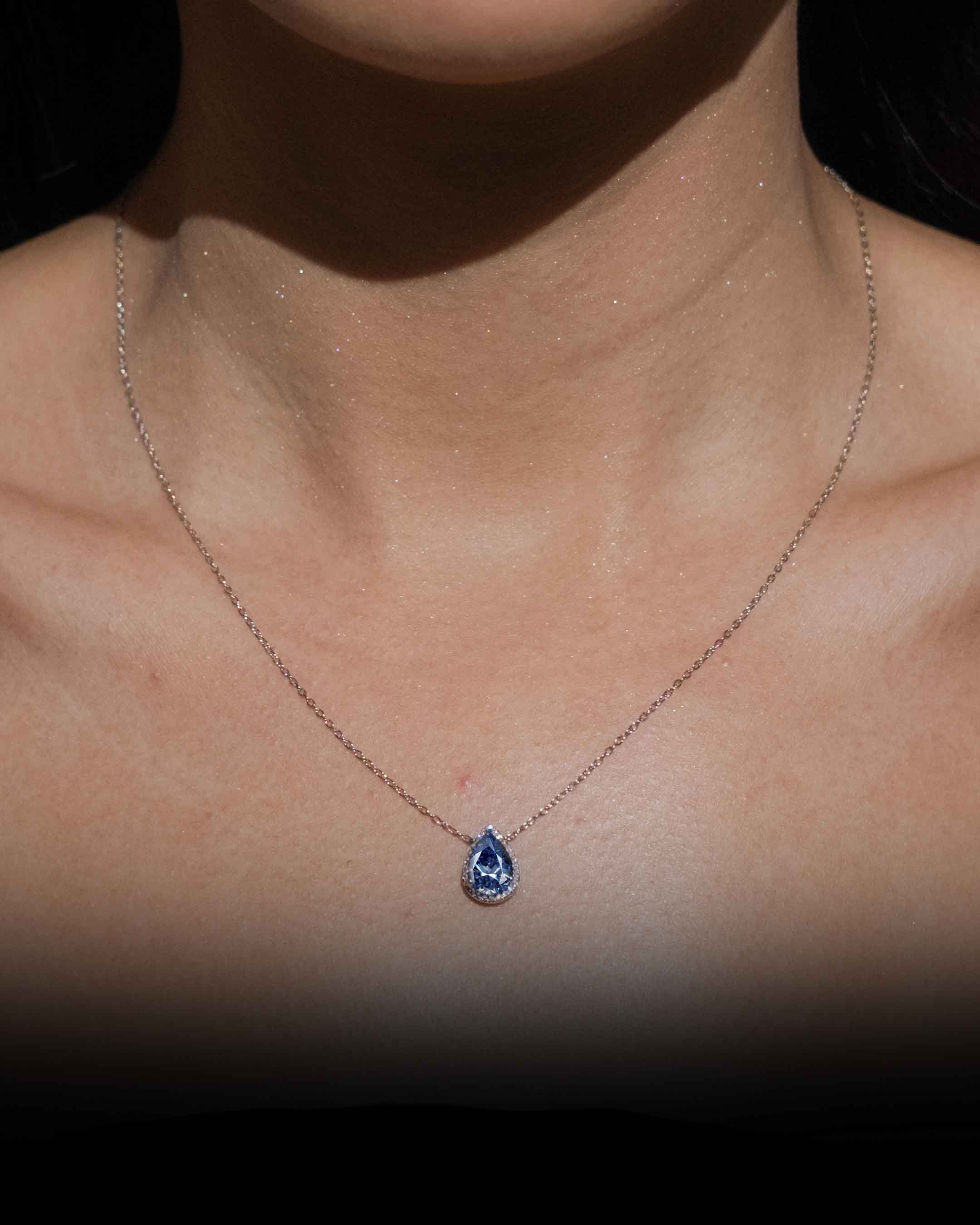 Moon Mist Pear Halo Necklace – Eclat by Oui®